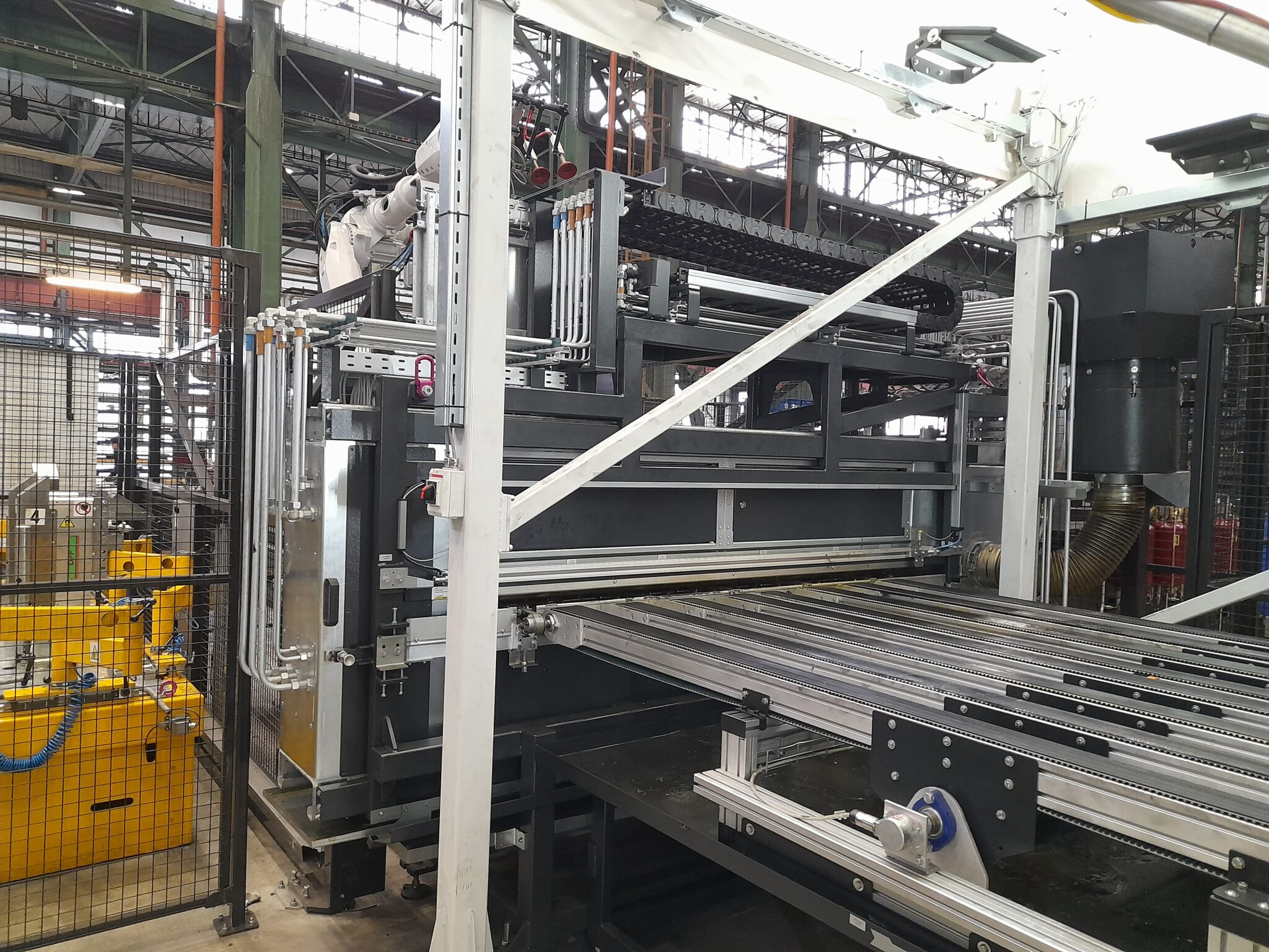 EOS-X spray system with transport unit